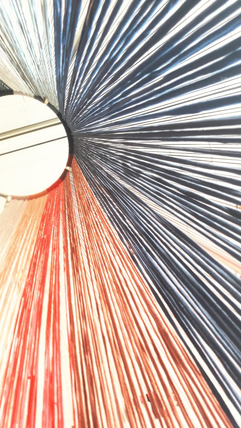 Scénographie - Tipi en fils – Architecture intérieure et illustration